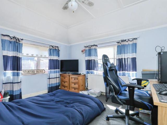 4 bedroom detached house for sale in Dereham Road, New Costessey, Norwich, NR5