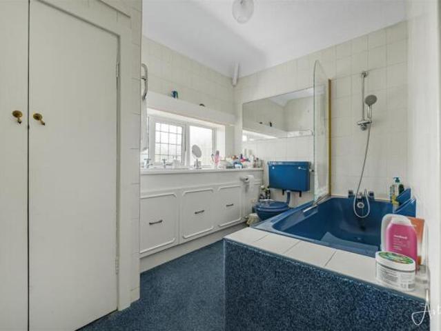 4 bedroom detached house for sale in Derwen Fawr Road, Sketty, Swansea, SA2