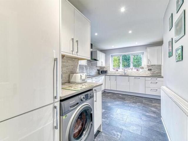 4 bedroom detached house for sale in Drake Close, Old Hall, WA5