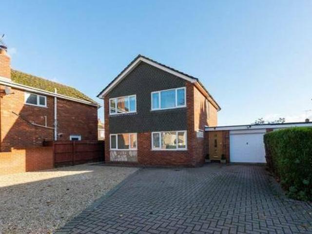 4 bedroom detached house for sale in Draycott Road Southmoor OX13