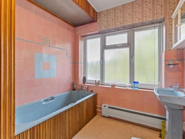 4 bedroom detached house for sale in Drayton, Norwich, NR8