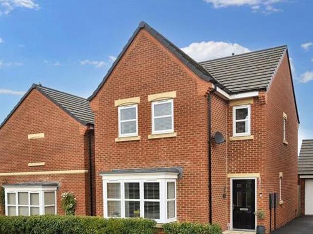 4 Bedroom Detached House For Sale In Drighlington, Bradford