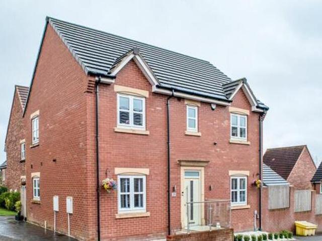4 Bedroom Detached House For Sale In Drighlington