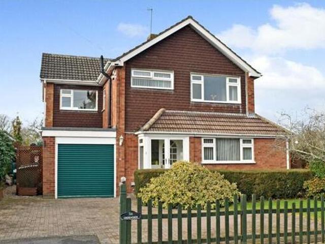 4 Bedroom Detached House For Sale In Droitwich Spa, Worcestershire