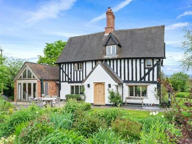 4 Bedroom Detached House For Sale In Droitwich