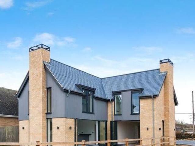 4 Bedroom Detached House For Sale In Ducklington