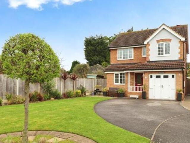 4 Bedroom Detached House For Sale In Dunsville, Doncaster