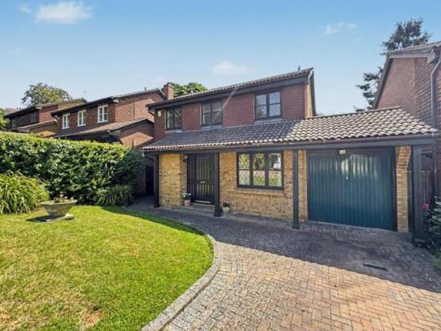 4 bedroom detached house for sale in Durley Gardens, Orpington, BR6