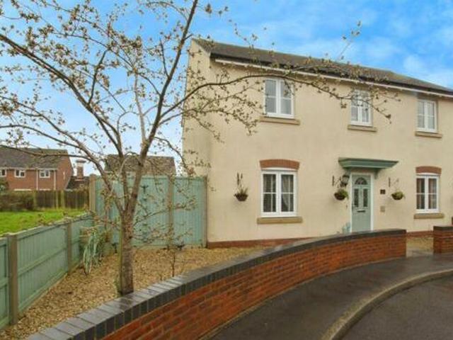 4 Bedroom Detached House For Sale In Durrington