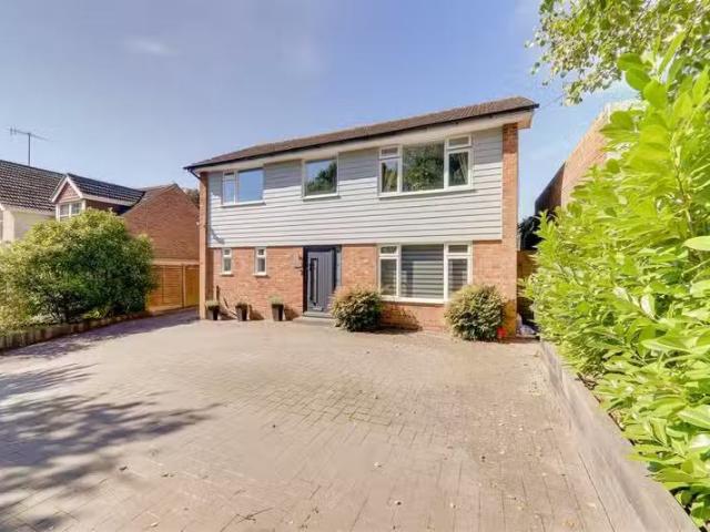 4 bedroom detached house for sale in Durrington Hill, Worthing.