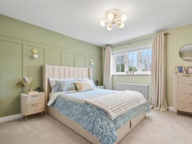 4 bedroom detached house for sale in Emperor Drive, Worcester, Worcestershire, WR5