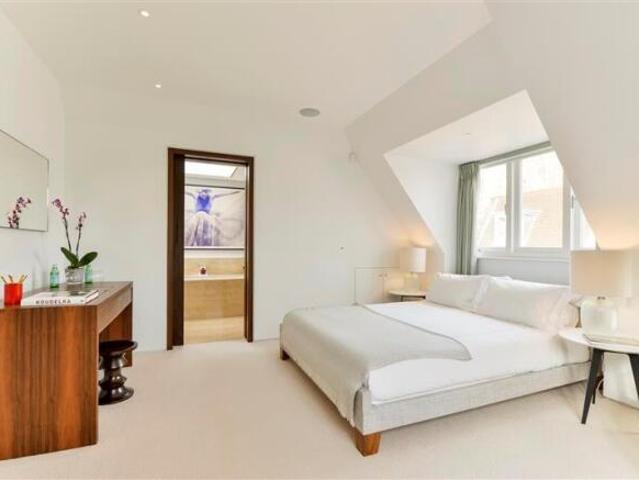 4 bedroom detached house for sale in Ennismore Street, Knightsbridge, London, SW7