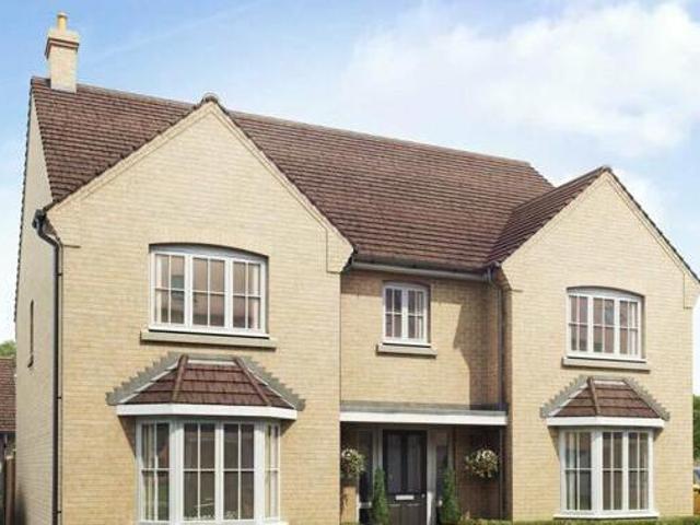 4 Bedroom Detached House For Sale In Eagle Farm South, Milton Keynes