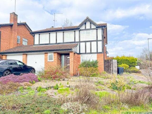 4 Bedroom Detached House For Sale In East Hunsbury, Northampton