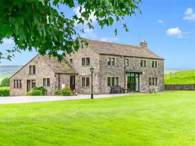 4 bedroom detached house for sale in East Marton, Skipton, Nor.