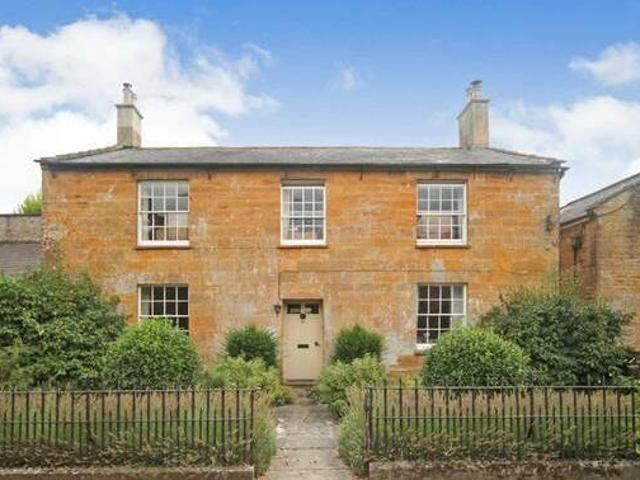 4 bedroom detached house for sale in East Street Martock TA12