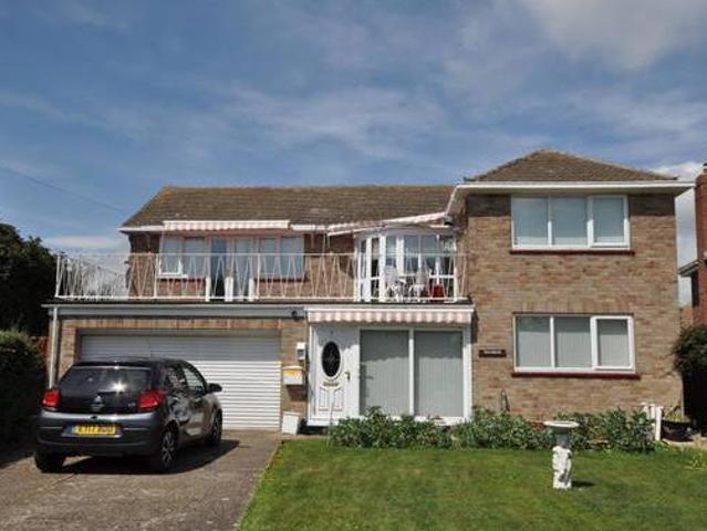 4 bedroom detached house for sale in EASTON WAY FRINTONONSEA CO13