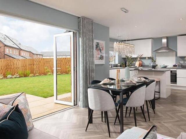 4 Bedroom Detached House For Sale In Eastway, Fulwood