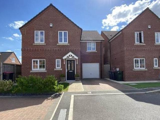 4 bedroom detached house for sale in Eden View Swallownest Sheffield S26 4WN S26
