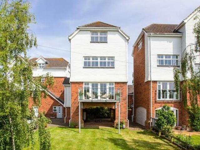 4 Bedroom Detached House For Sale In Edenbridge