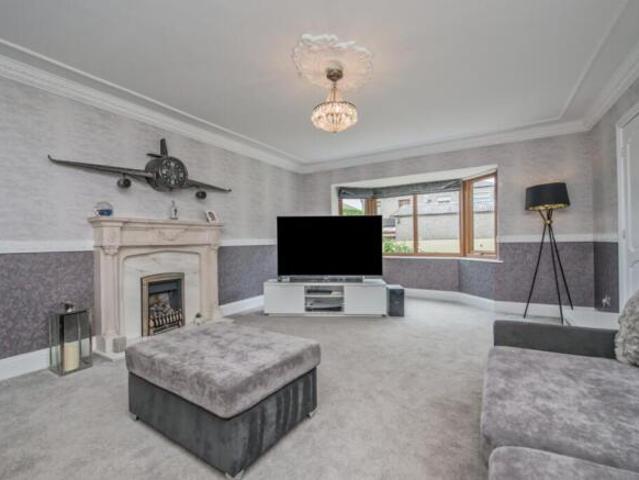 4 bedroom detached house for sale in Edgemoor Close, Toftshaw Lane, Bradford, West Yorkshire, BD4