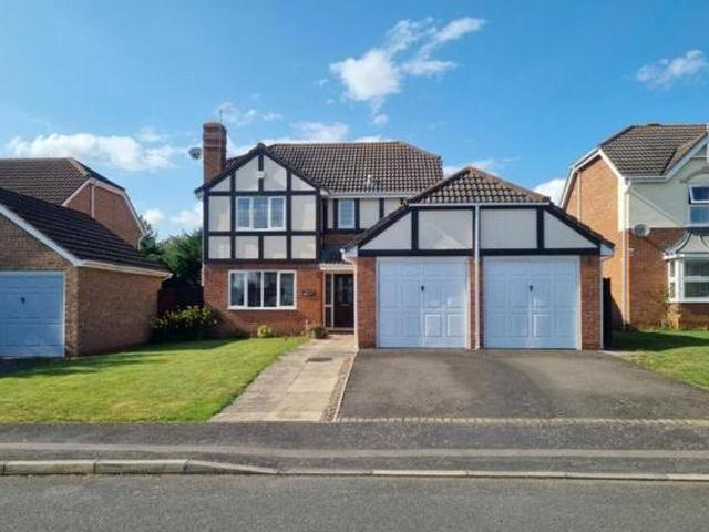 4 Bedroom Detached House For Sale In Edgemont Grange