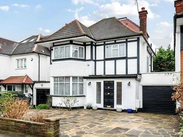 4 Bedroom Detached House For Sale In Edgware