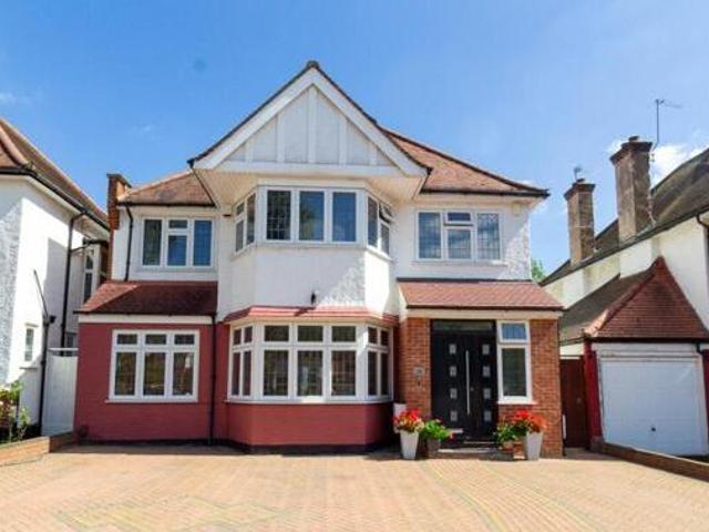 4 Bedroom Detached House For Sale In Edgware