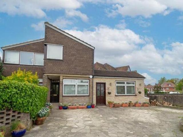4 Bedroom Detached House For Sale In Edgware