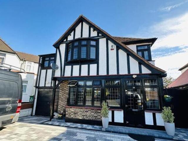 4 Bedroom Detached House For Sale In Edgware, Middlesex