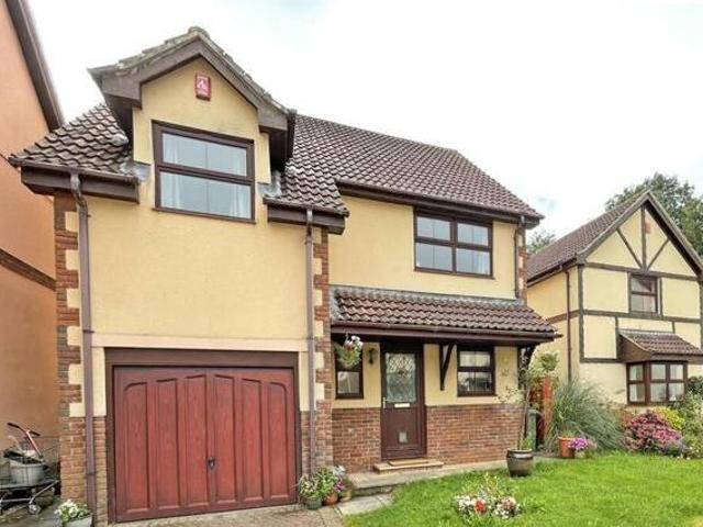 4 Bedroom Detached House For Sale In Eggbuckland
