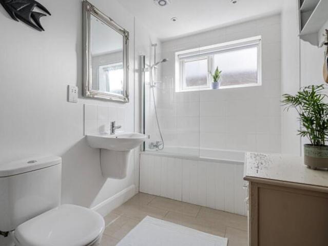 4 bedroom detached house for sale in Elles Avenue, Merrow, GU1