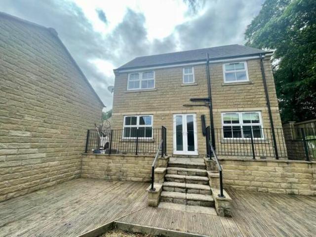 4 bedroom detached house for sale in Ellison Grove, Birkenshaw, BD11