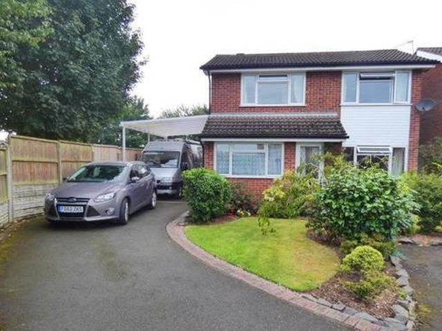 4 bedroom detached house for sale in Elm Close Ibstock Coalville LE67 LE67