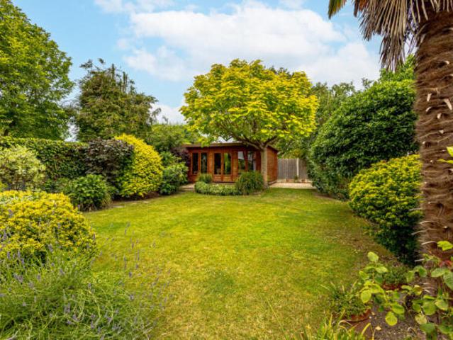 4 bedroom detached house for sale in Elm Grove, Southend on sea, SS1