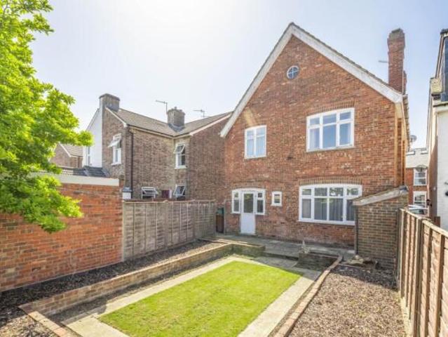 4 bedroom detached house for sale in Elm Road, Southborough, Tunbridge Wells, TN4