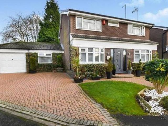 4 bedroom detached house for sale in Elmers Green Skelmersdale WN8