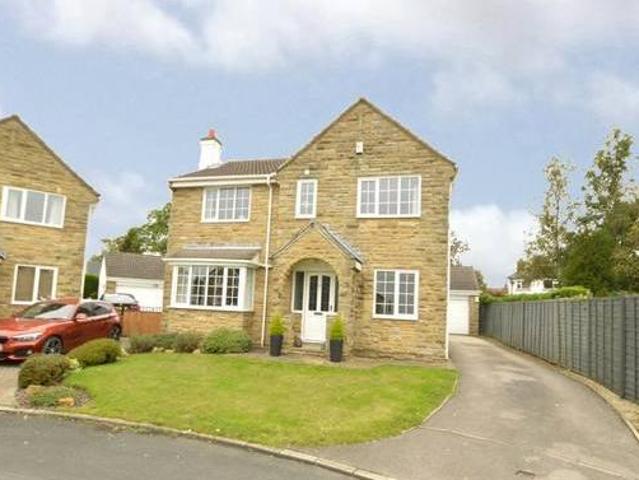 4 bedroom detached house for sale in Elmete Croft Scholes Leeds West Yorkshire LS15