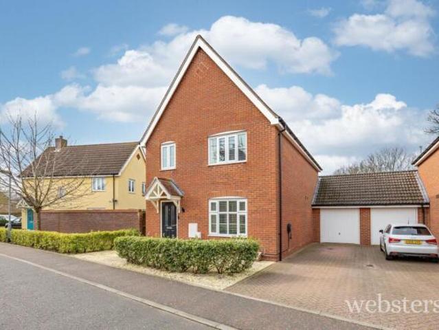 4 bedroom detached house for sale in Ernest Drive, Norwich, NR6