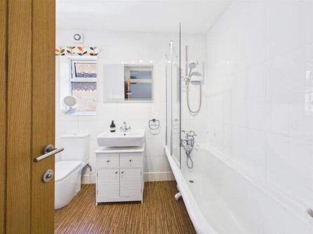 4 bedroom detached house for sale in Estcourt Road, Longlevens, Gloucester, GL1