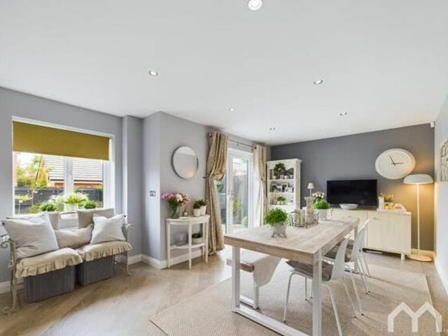 4 Bedroom Detached House For Sale In Euxton