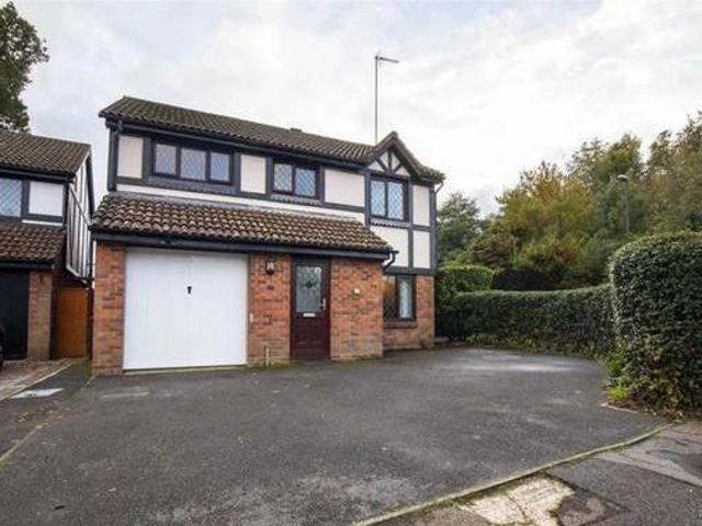 4 bedroom detached house for sale in Evans Close RH10