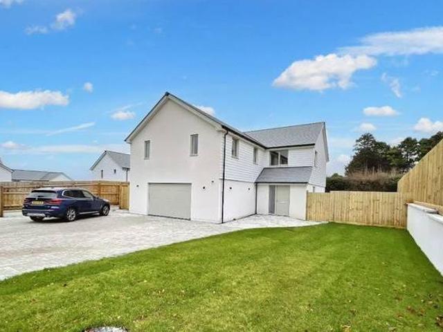 4 bedroom detached house for sale in Exeter Road Okehampton EX20