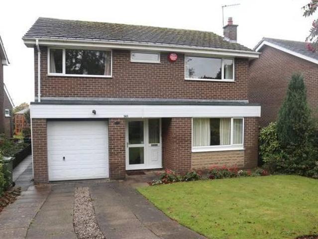 4 bedroom detached house for sale in Foxcroft Drive Brighouse HD6 HD6