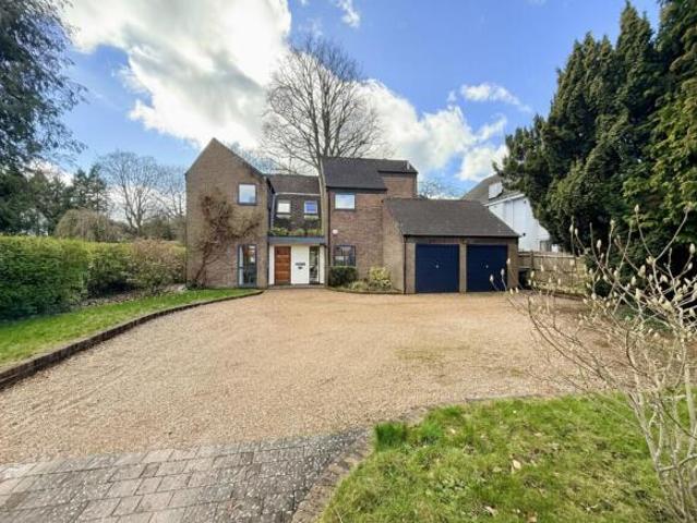 4 bedroom detached house for sale in Foxley Lane, Purley, CR8