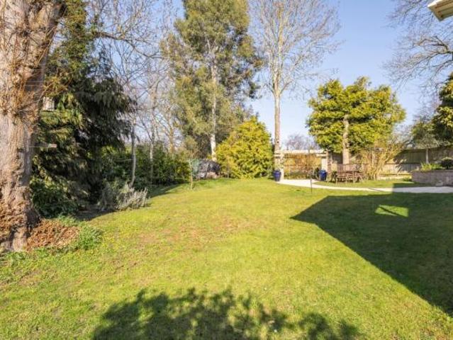 4 bedroom detached house for sale in Folgate Close, Costessey, NR8