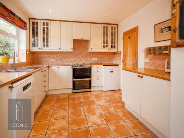 4 bedroom detached house for sale in Folgate Lane, Old Costessey, Norwich, NR8