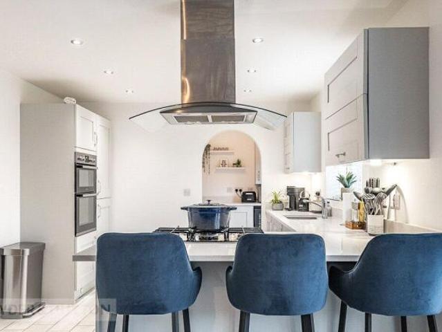 4 bedroom detached house for sale in Forest Court, Birchencliffe, Huddersfield, HD2