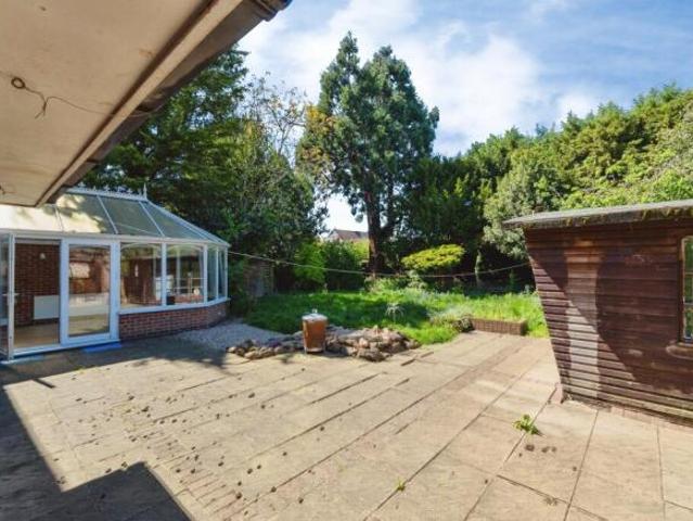 4 bedroom detached house for sale in Fosse Way, Leicester, LE7