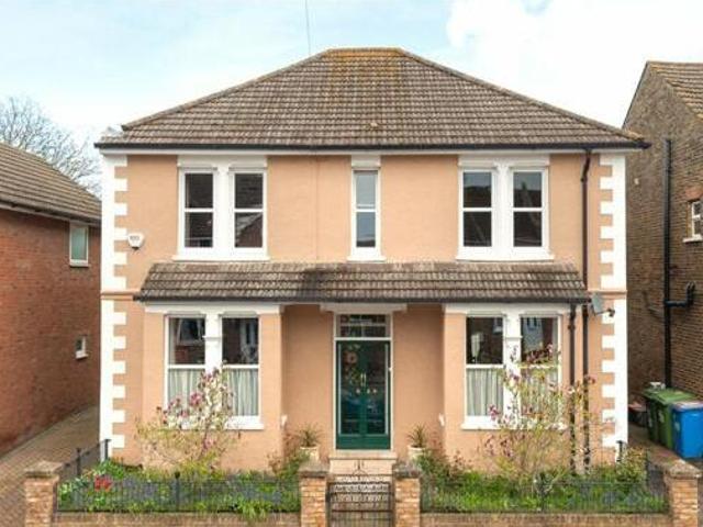 4 Bedroom Detached House For Sale In Faversham, Kent